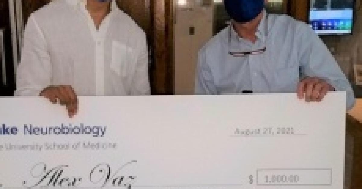 Alex Vaz awarded Bill Hall Prize | Duke Neurobiology